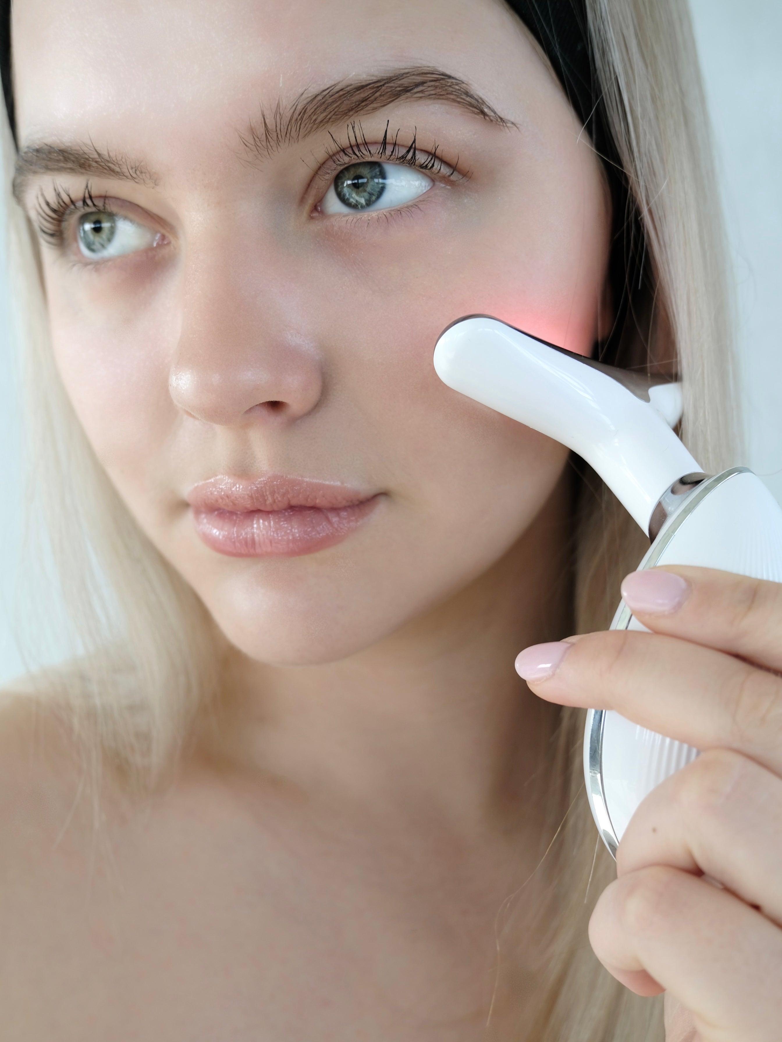 3-in-1 Face&Neck Lifting Device – b.elle